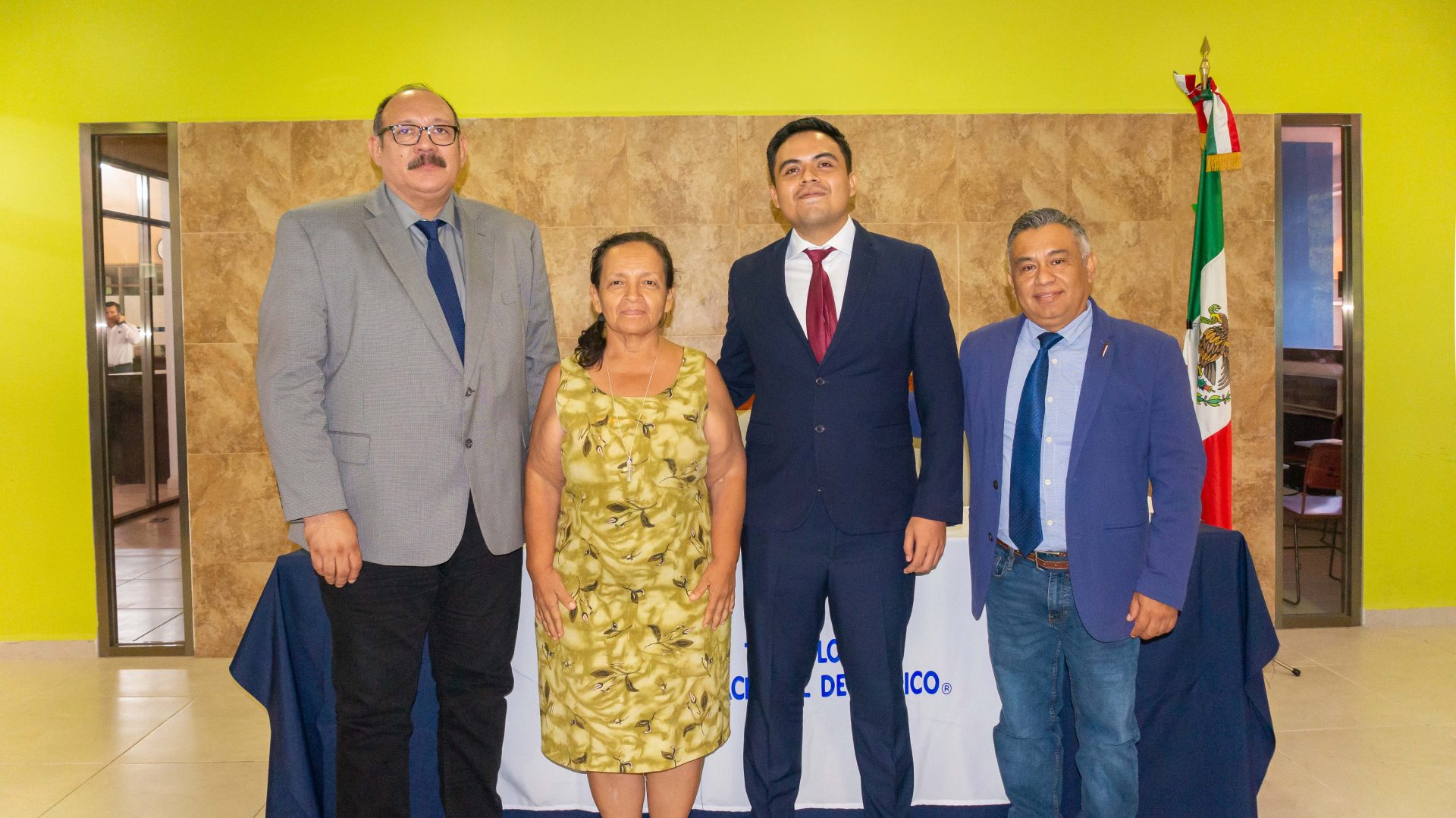 ACTO DE RECEPCIÓN PROFESIONAL DE FERNANDO ALEXIS CEBALLOS MONTORES