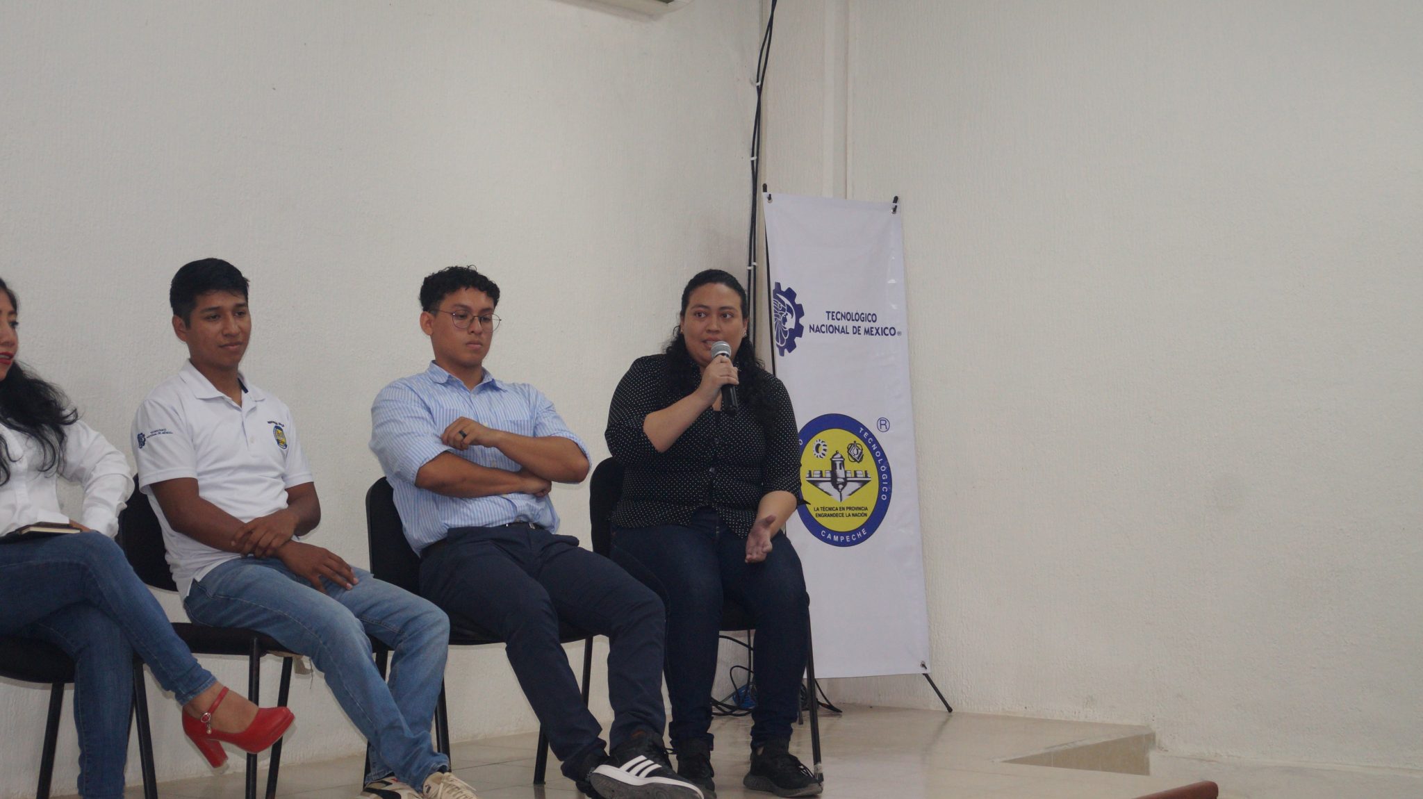 FORO DE EGRESADOS, EGRESADAS, PERSONAL DOCENTE Y ESTUDIANTES